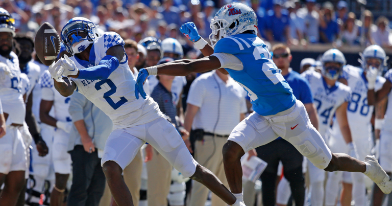 LOOK: Kentucky Reveals Uniform Combination for Ole Miss Road Trip LOOK: Kentucky Reveals Uniform Combination for Ole Miss Road Trip