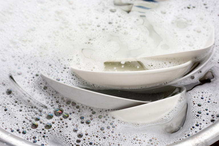 Is It Safe To Clean Your Dishes The 'British Way'? Health Experts Explain