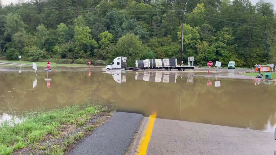Downtown Newport ordered to evacuate after Waterville Dam fails Downtown Newport ordered to evacuate after Waterville Dam fails