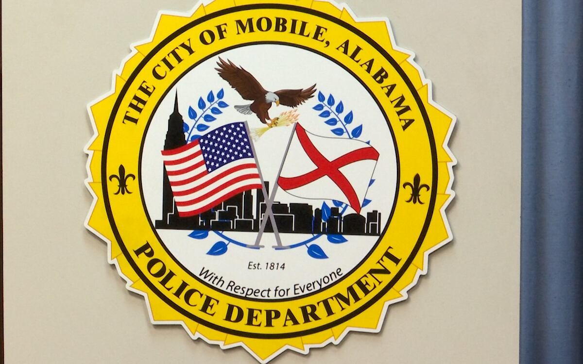 Mobile PD welcomes 29 new officers at graduation ceremony