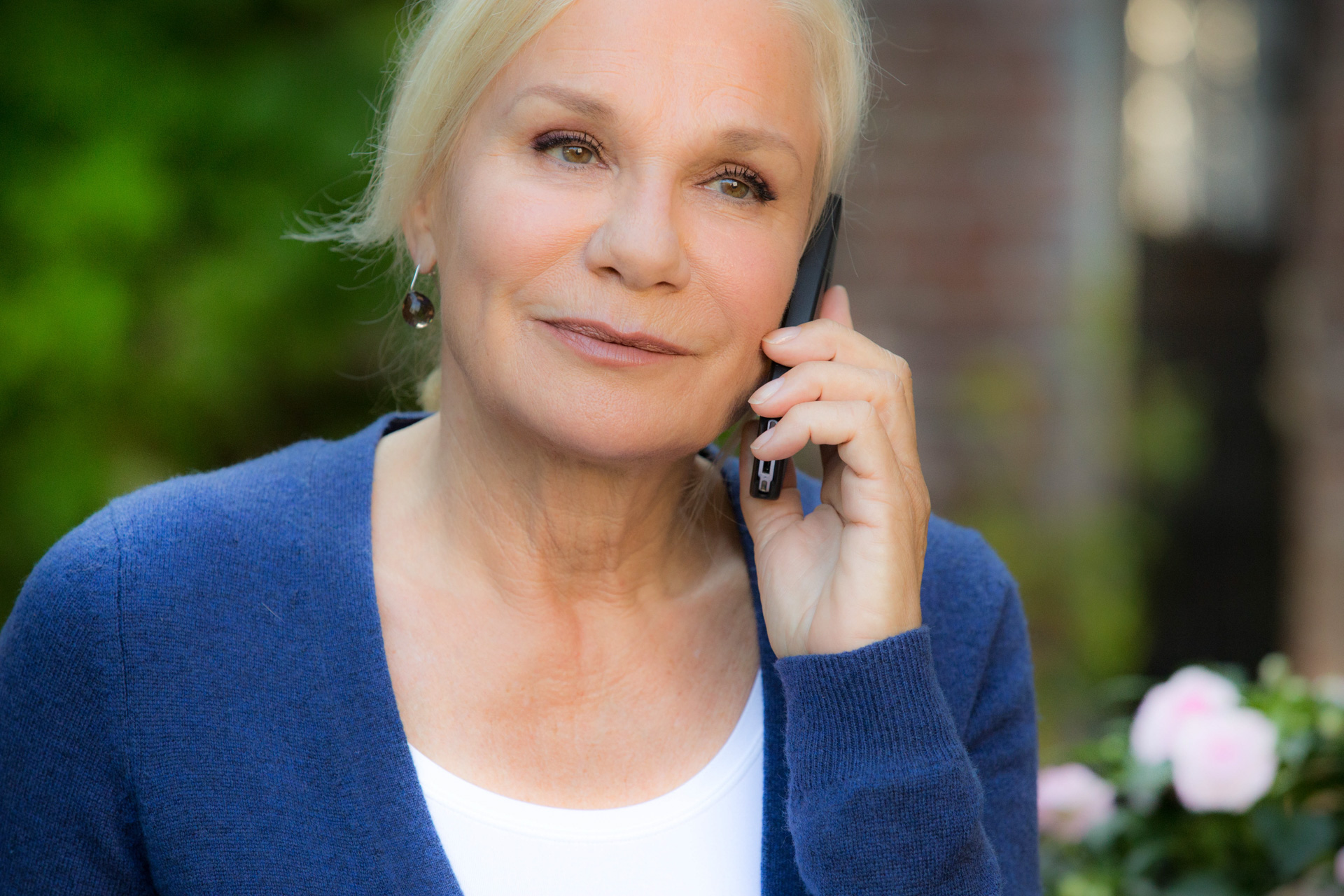 Zoon Monique van de Ven neemt afscheid van thuis