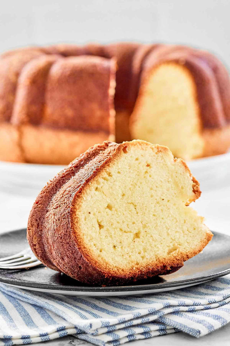 Old-fashioned Cream Cheese Pound Cake