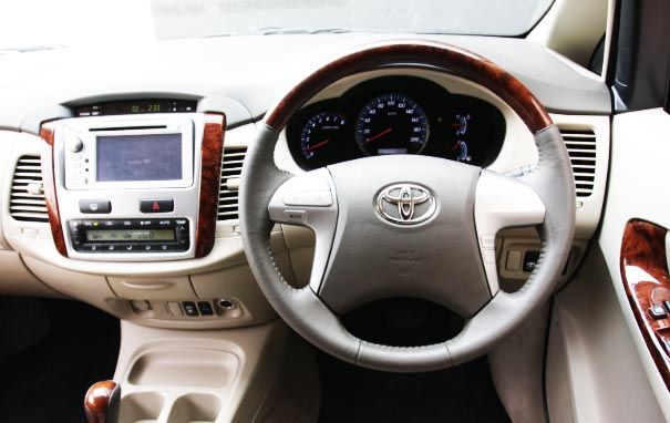 Mobil Idaman Keluarga, Toyota Grand New Kijang Innova V A/T 2011 Punya ...