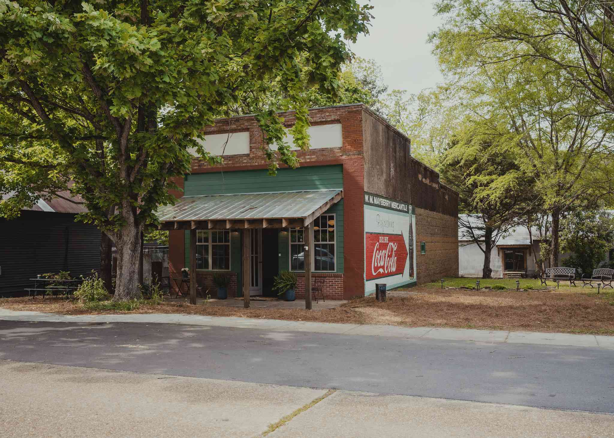 This Tiny Alabama Town With Only 180 Residents Has No Stoplight But ...