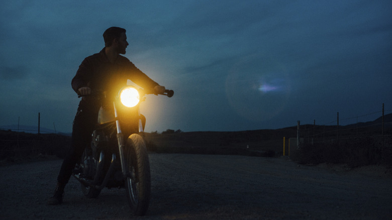 5 Tips To Keep You Safe When Riding Your Motorcycle At Night