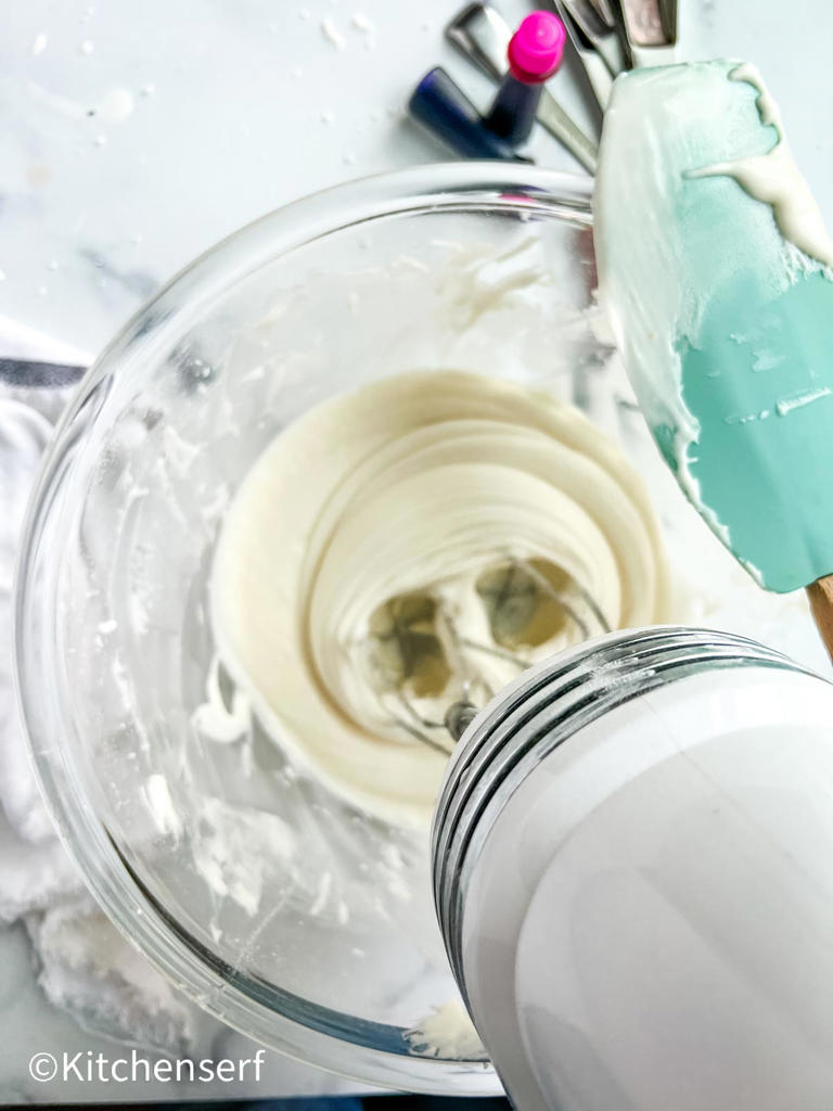 Quick Icing with Powdered Sugar