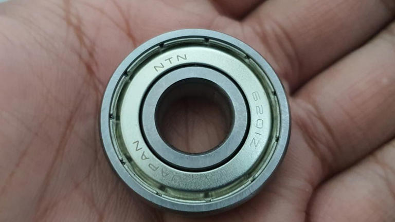 Cara Bikin Bearing Roda Motor Bekas Lebih Awet, Coba Trik Ini