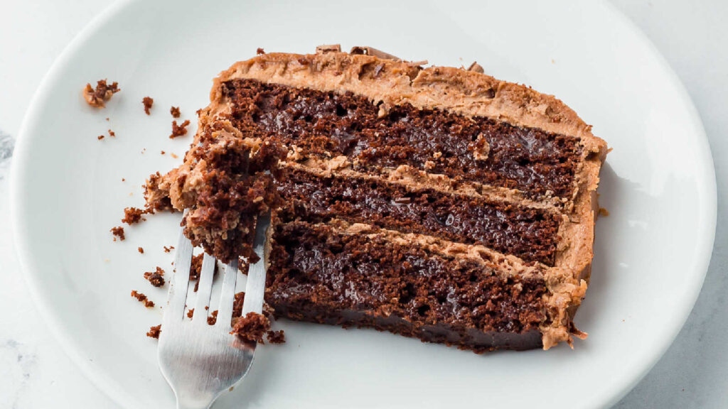 20 Easy to Make Cakes That Taste Like a Million Bucks