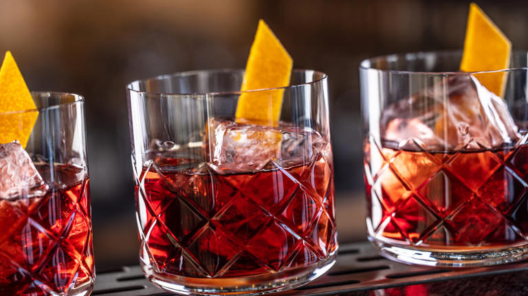 7 Tips For Adding Vermouth To Mixed Drinks, From A Certified Sommelier