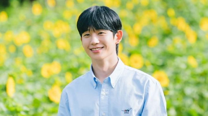 7 Aktor Korea Ini Dikenal sangat Dekat dengan Ibunya