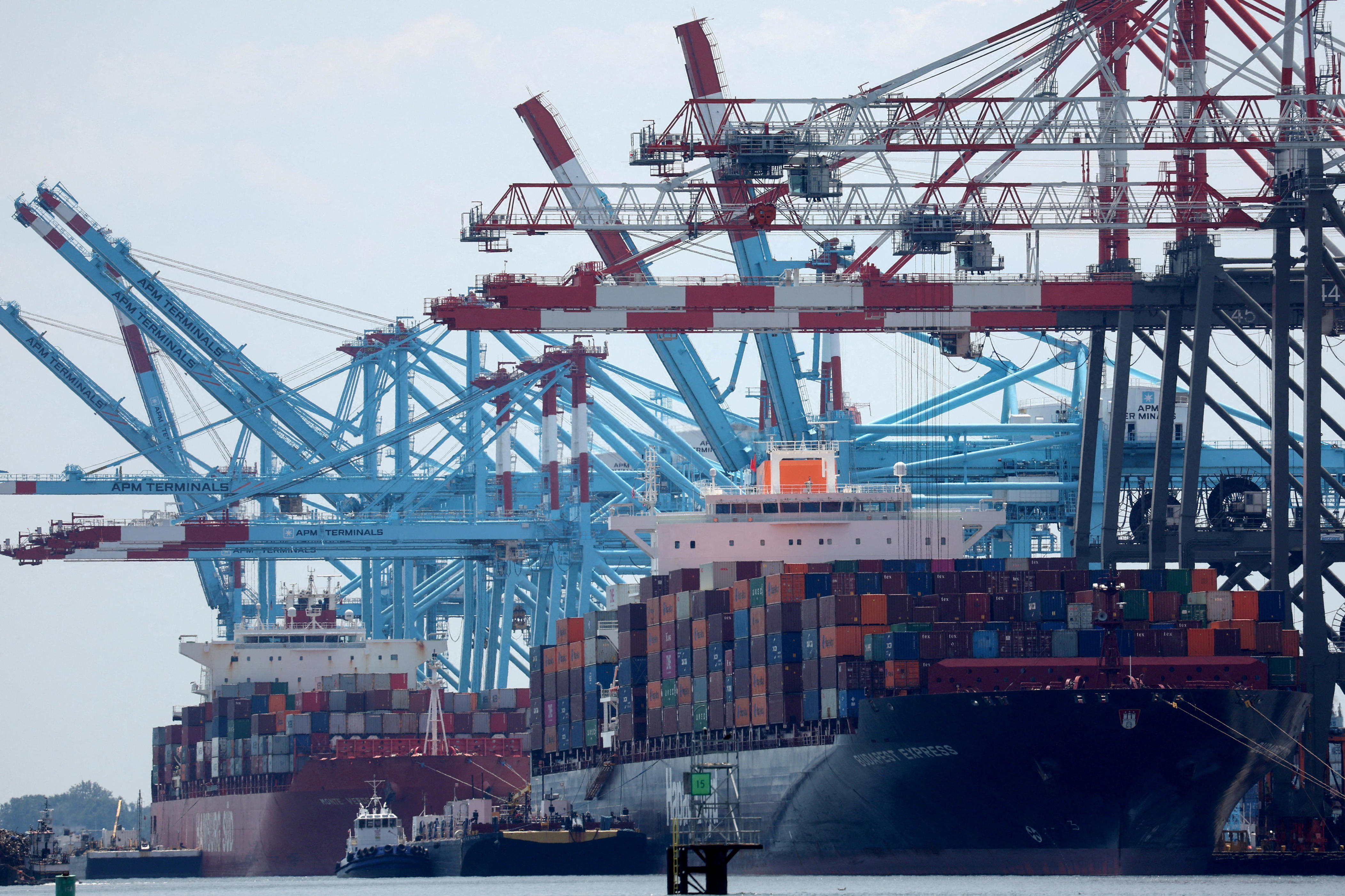 Port workers strike at East Coast, Gulf ports sparks fears of inflation ...