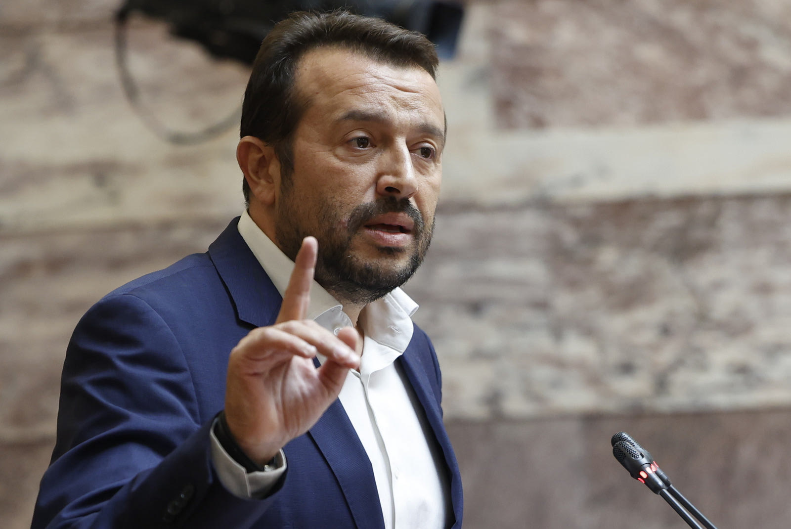 Νίκος Παππάς: "Κίτρινη κάρτα" στον Πέτρο Παππά για το θέμα του στρατιώτη