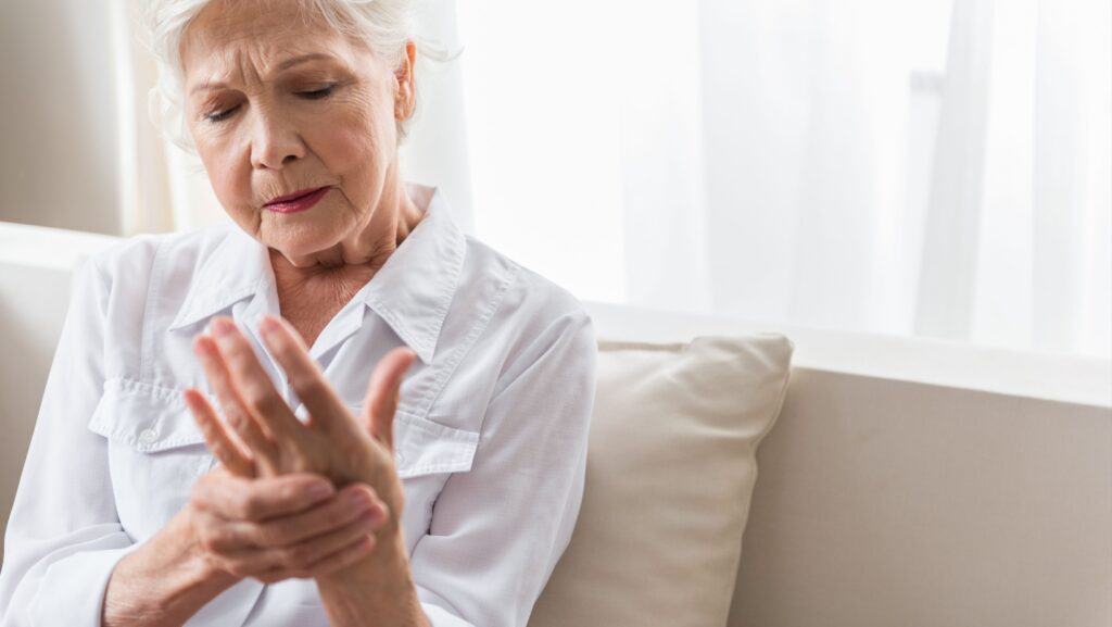 10 Early Signs of ALS Even Doctors Often Miss