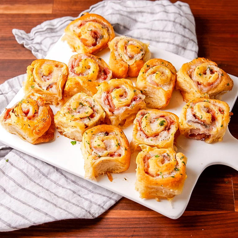 Ham & Cheese Pinwheels Are The Crowd-Pleasing Appetizer Your Party Needs