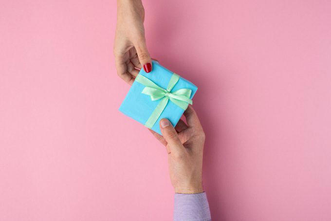 10 Times You Shouldn’t Use Your Left Hand