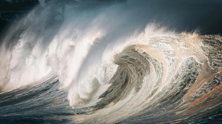 BMKG: Waspada gelombang tinggi 6 meter dipicu siklon Jenna