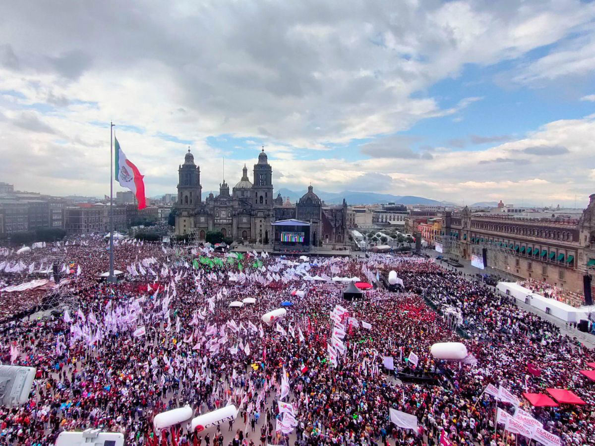 FOTOS: Mexicanos celebran en el Zócalo el inicio del sexenio de Claudia ... FOTOS: Mexicanos celebran en el Zócalo el inicio del sexenio de Claudia ...