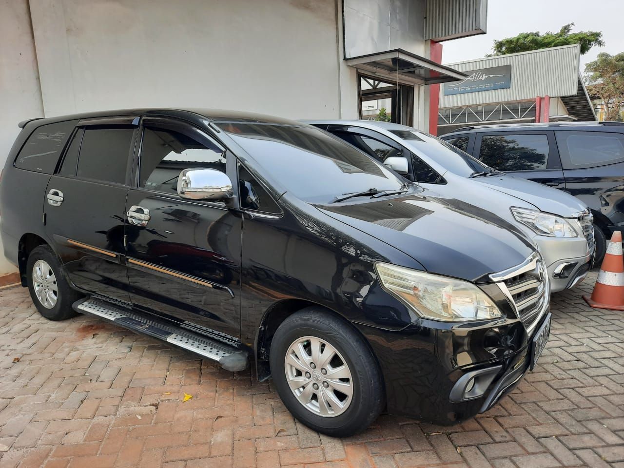 Update Harga Toyota Kijang Innova Diesel 2014 Bekas, Menggiurkan