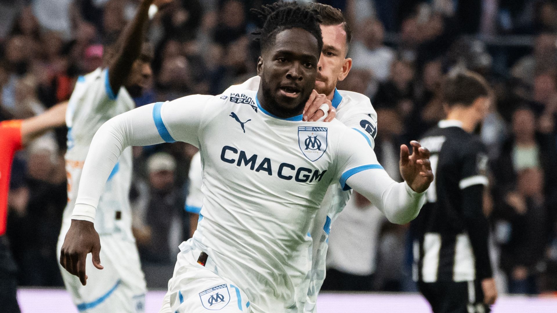 OM, Jonathan Rowe poussé vers la sortie