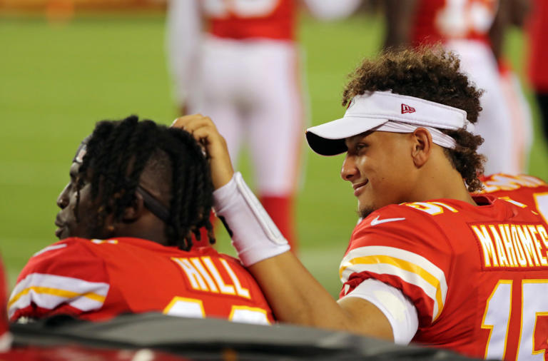 Patrick Mahomes Sends Message About Tyreek Hill on Thursday