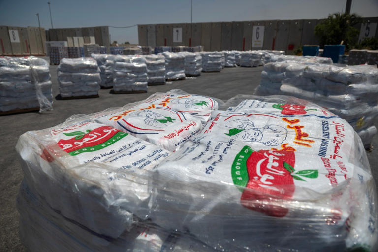 Hamas caught on video stealing dozens of humanitarian aid trucks ... Hamas caught on video stealing dozens of humanitarian aid trucks ...