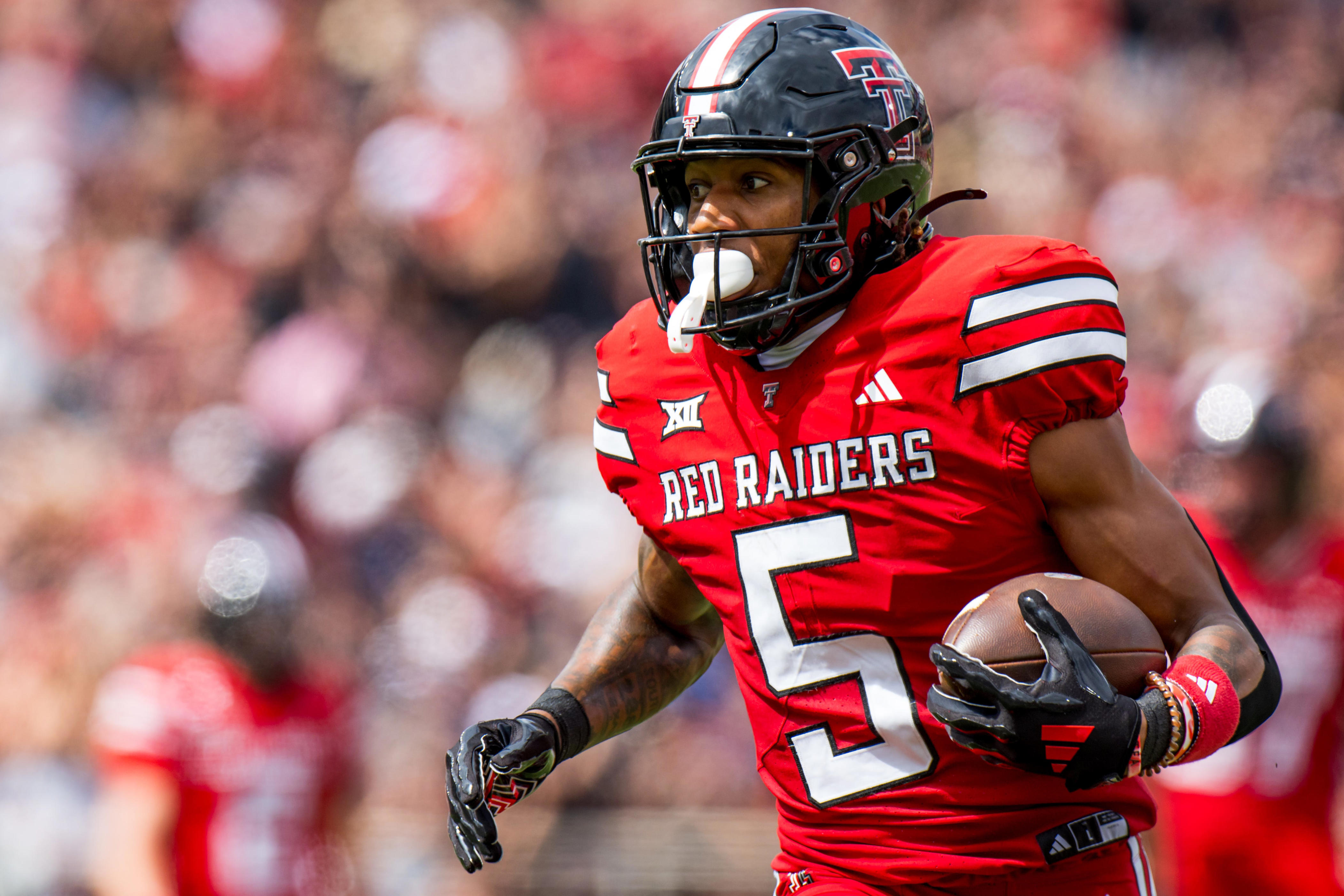Why is Caleb Douglas on crutches during Texas Tech football spring ...