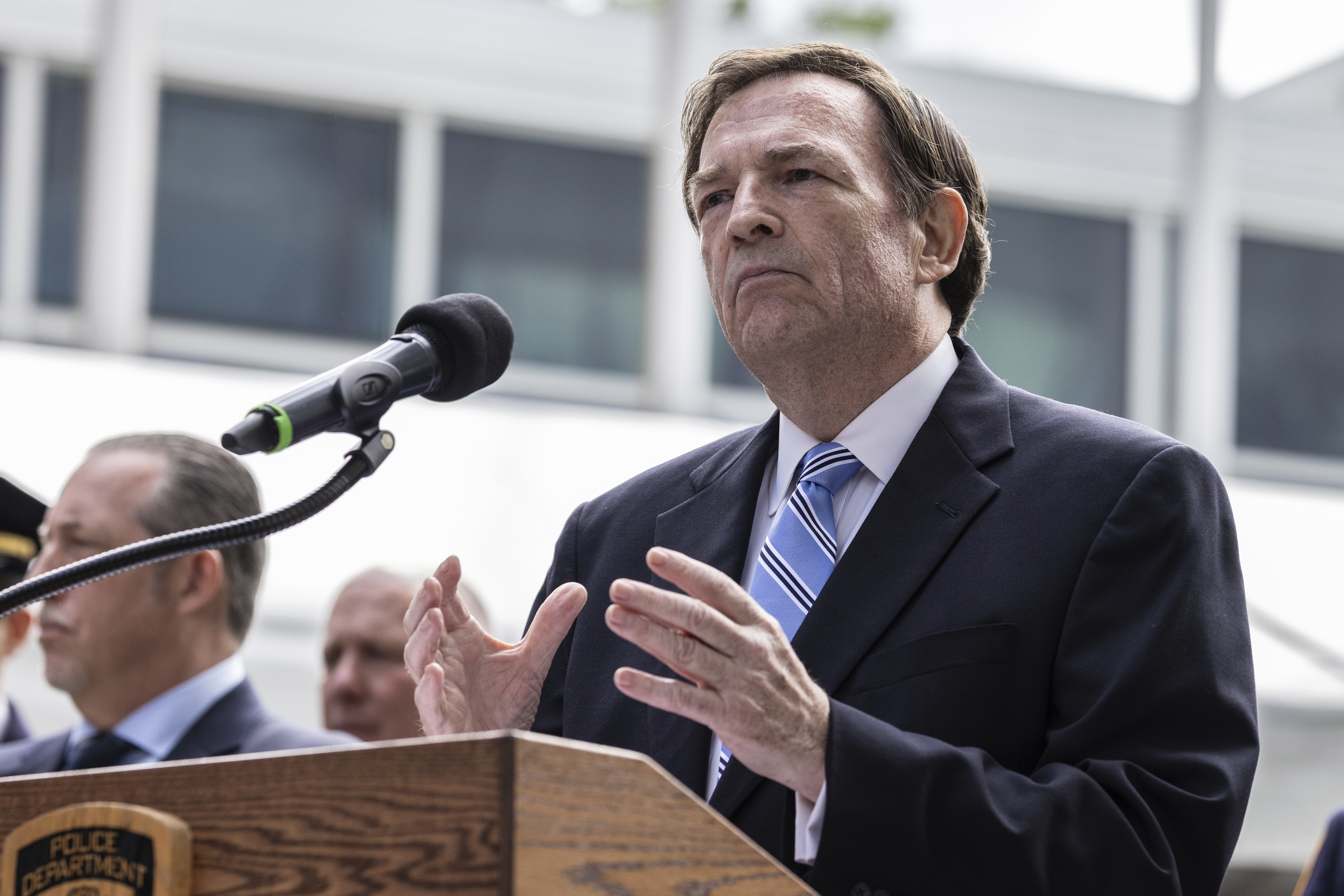 Former NYPD head sues Eric Adams for defamation