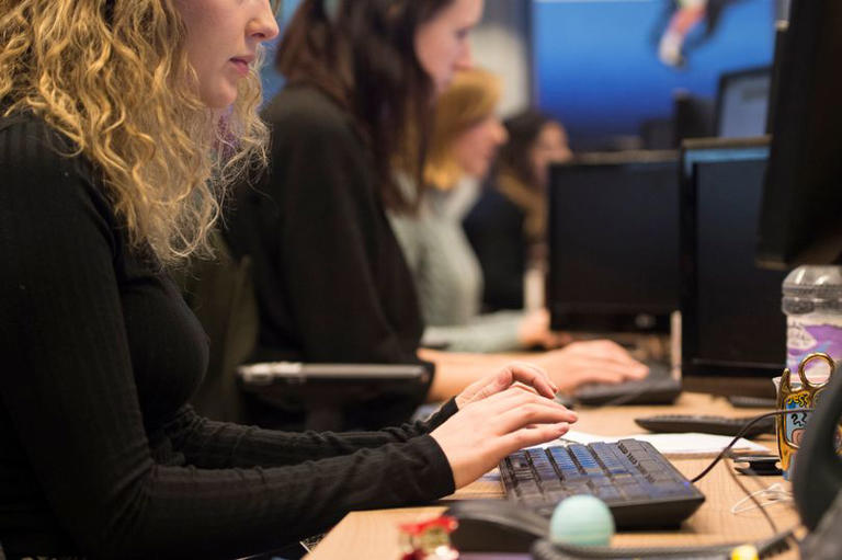 Hays slashes profit forecast amid tough UK recruitment market, shares ... Hays slashes profit forecast amid tough UK recruitment market, shares ...