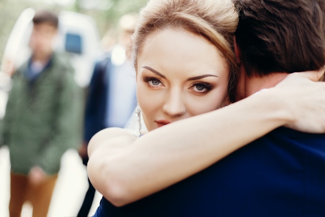 16 red flags you’re doing a narcissist’s dirty work