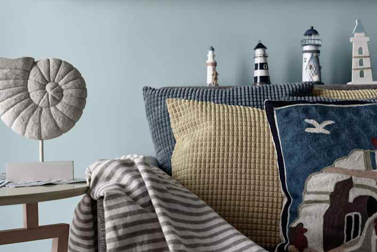 5 Items Designers Hate Seeing in a Living Room