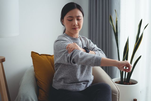 Common Causes of Body Aches (With and Without a Fever)