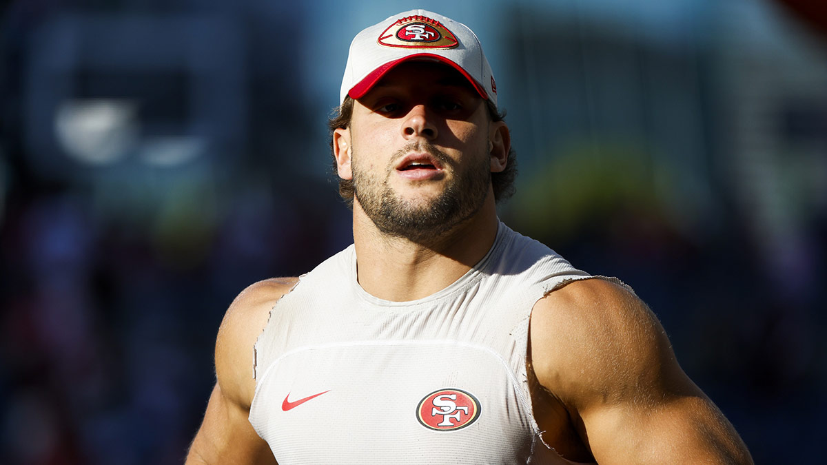 49ers’ Nick Bosa gives thumbs down on way to locker room after knee injury