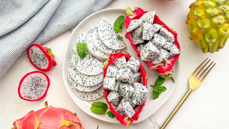 How to best cut and prepare a dragon fruit