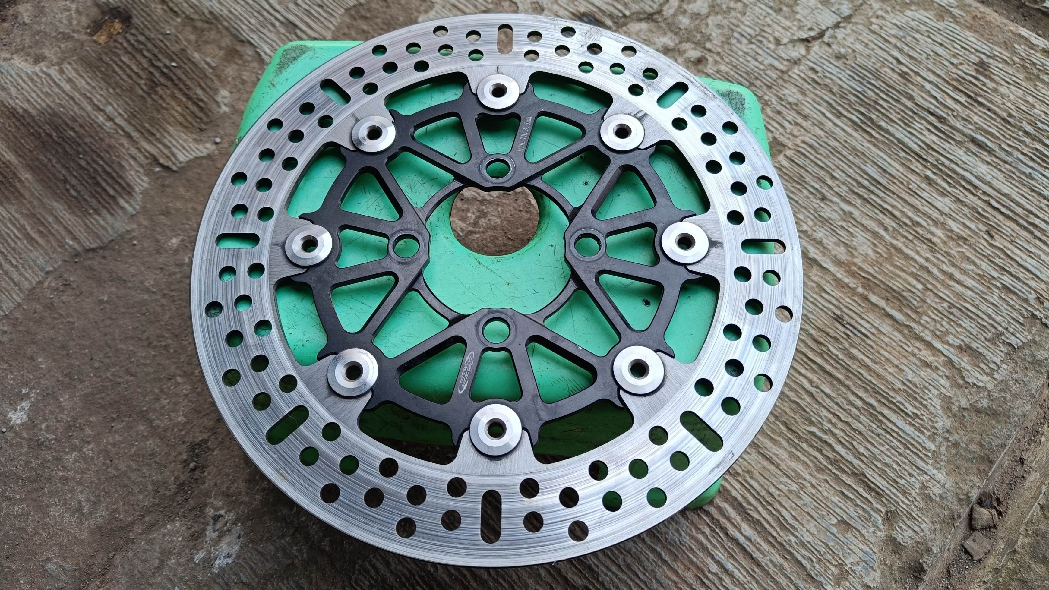 Kelebihan Motor Matic Pakai Piringan Cakram Gede, Lebih Pakem?