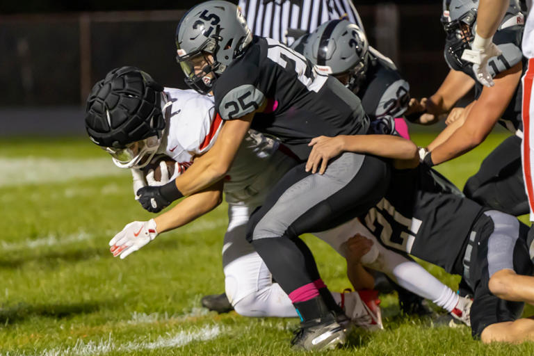 2025 Beaver Valley high school football standings