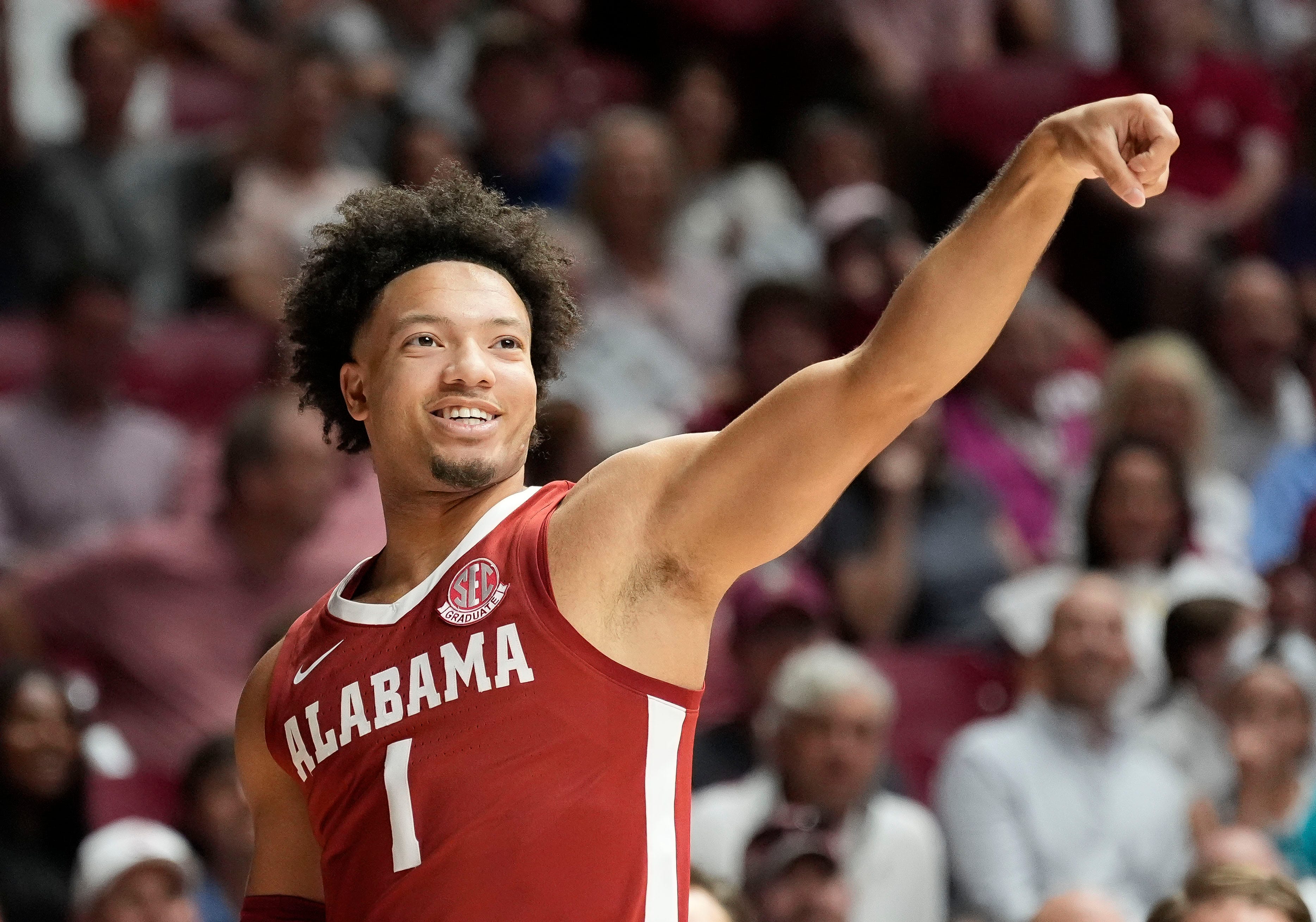 Alabama basketball star Mark Sears signs deal with Milwaukee Bucks ...