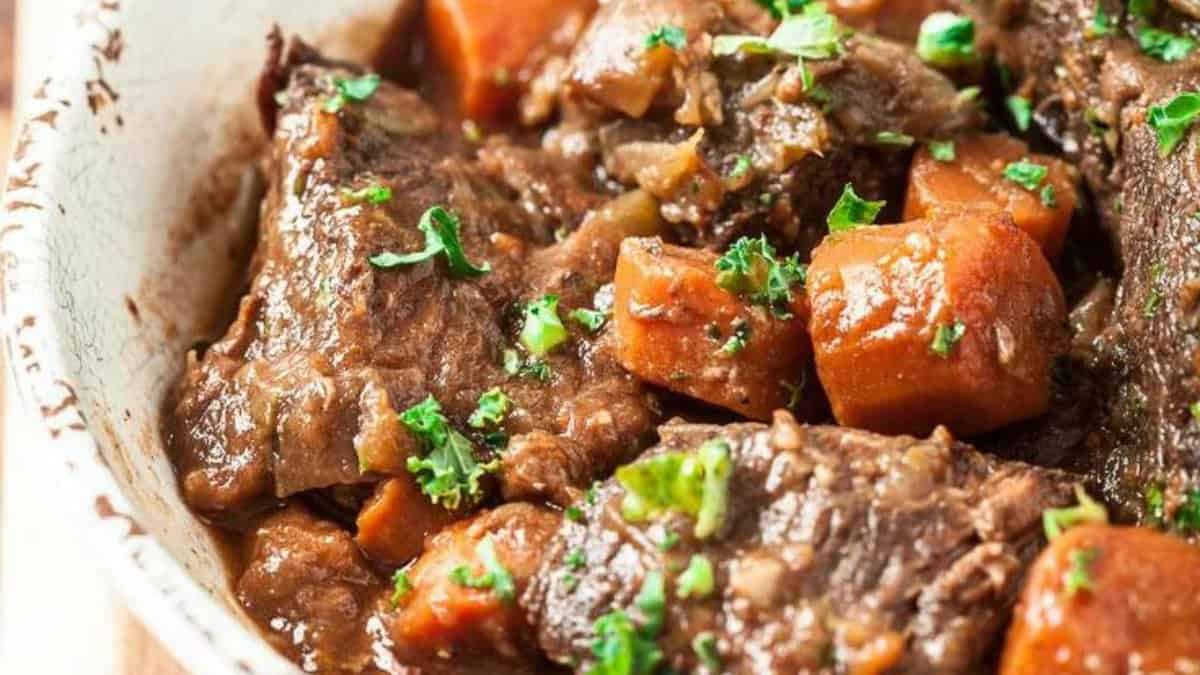23 delicious slow cooker recipes that require minimal effort