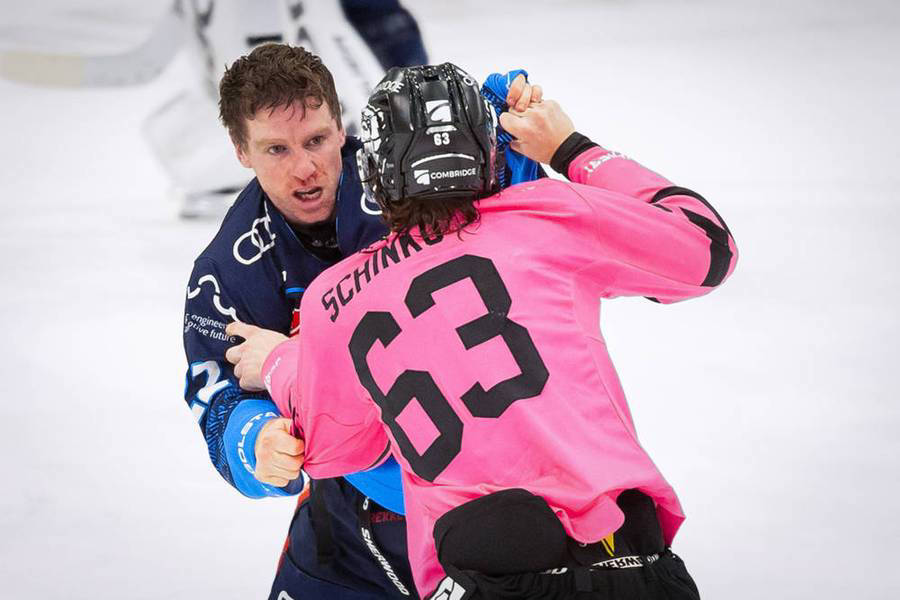 Harte Strafe nach Spuck-Attacke Harte Strafe nach Spuck-Attacke