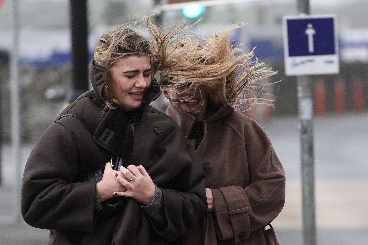 Tens of thousands remain without power after Storm Ashley hits island ... Tens of thousands remain without power after Storm Ashley hits island ...