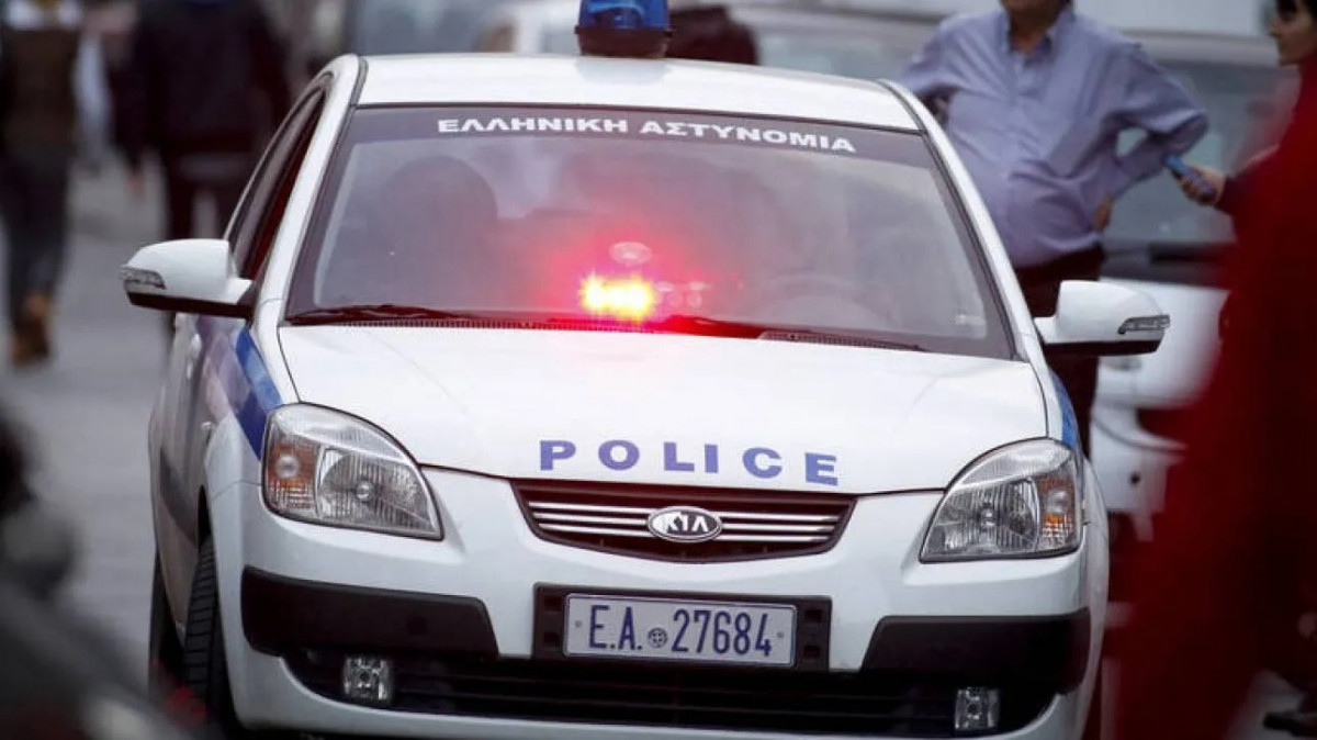 Χειροπέδες σε 20χρονο για πυροβολισμούς με καλάσνικοφ έξω από σπίτι στο ...