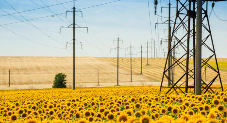 US pursuing oil tankers in effort to stymie black market, WSJ reports