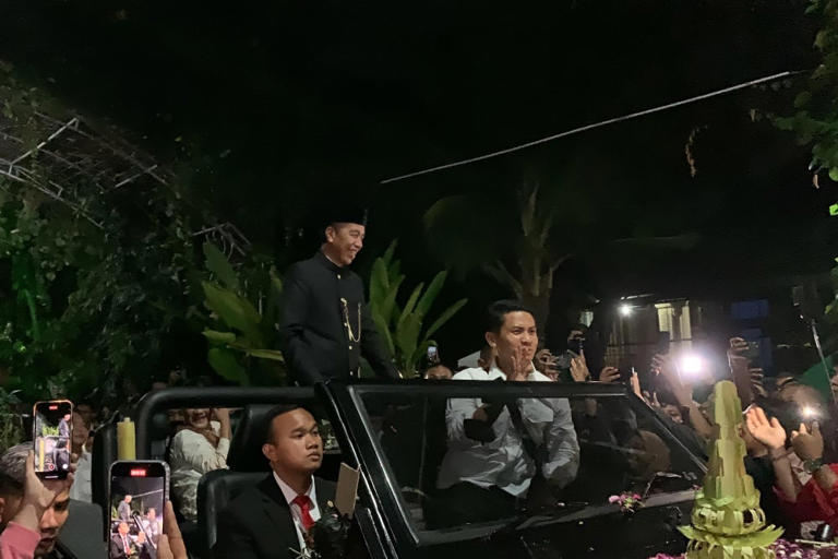 Beda Jokowi dan PDIP Tanggapi Komposisi Kabinet Prabowo - Gibran Beda Jokowi dan PDIP Tanggapi Komposisi Kabinet Prabowo - Gibran