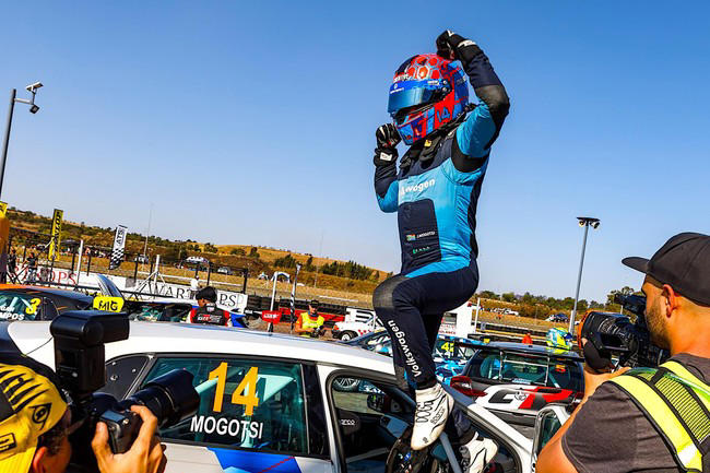 Variawa, Wolk share SA Touring Car wins at Zwartkops as Mogotsi takes ... Variawa, Wolk share SA Touring Car wins at Zwartkops as Mogotsi takes ...