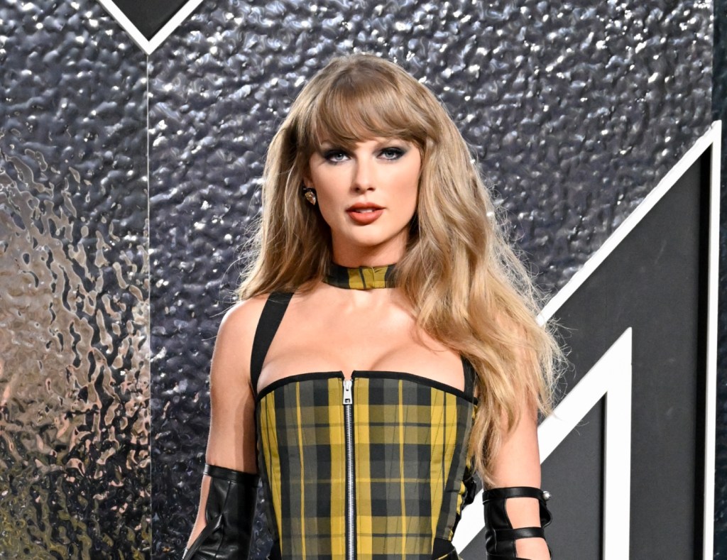 Insiders Reveal the Terrifying Details to Why Taylor Swift Has Been ...