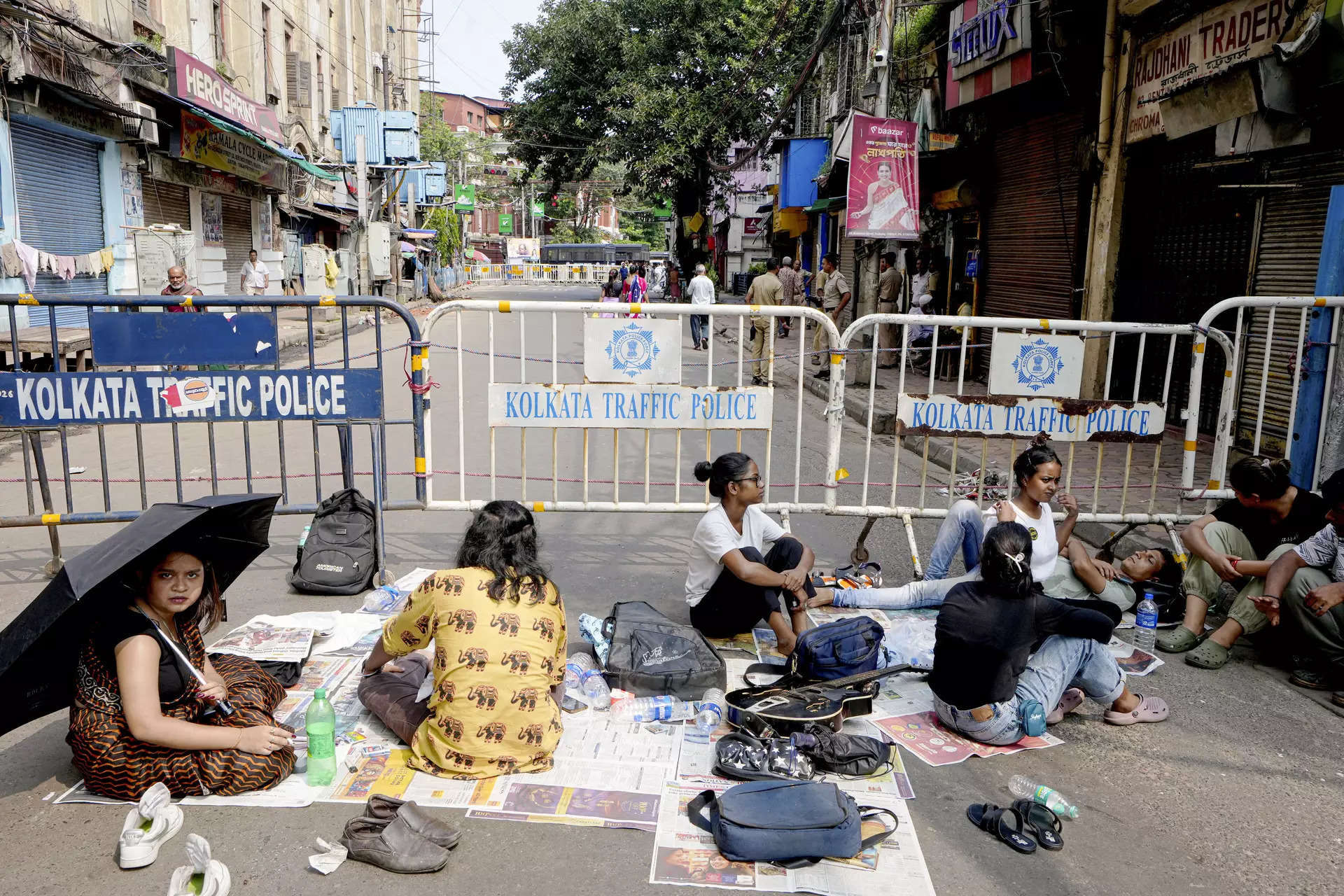 RG Kar Case: Jr doctors in West Bengal end 16-day hunger strike ... RG Kar Case: Jr doctors in West Bengal end 16-day hunger strike ...