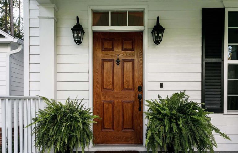 Experts say doing these things makes your home irresistible to buyers