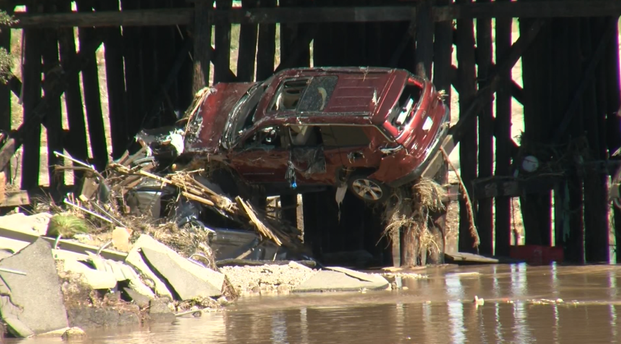 Roswell residents pick up the pieces after record breaking rain and ... Roswell residents pick up the pieces after record breaking rain and ...