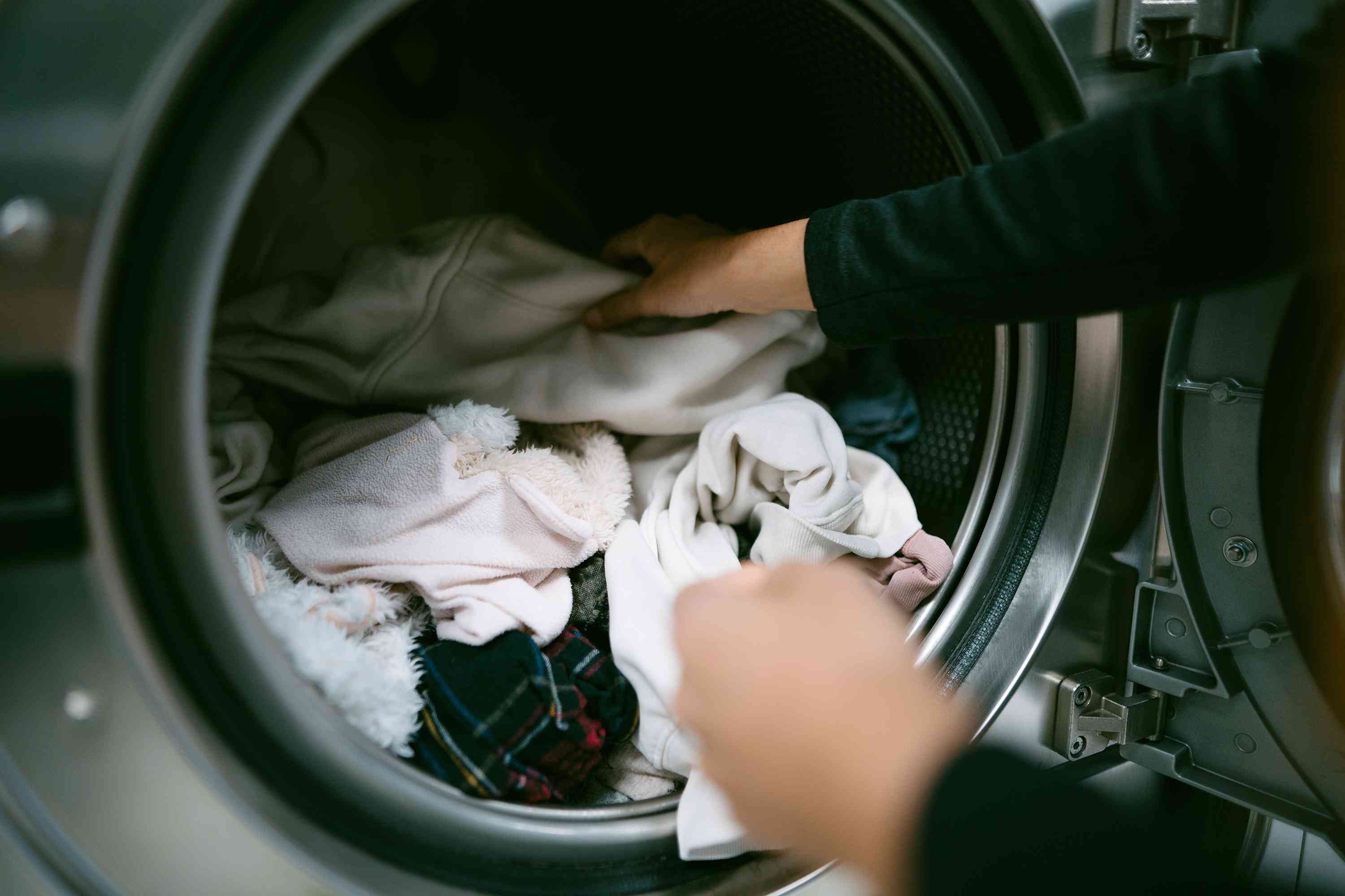 10 Old-Fashioned Laundry Tips You Should Stop Following