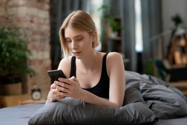 Common habits that inevitably lead to loneliness