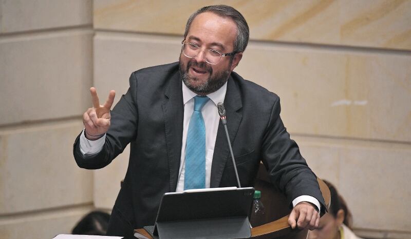 Exsenador Ciro Ramírez seguirá en prisión por caso de corrupción desde ...